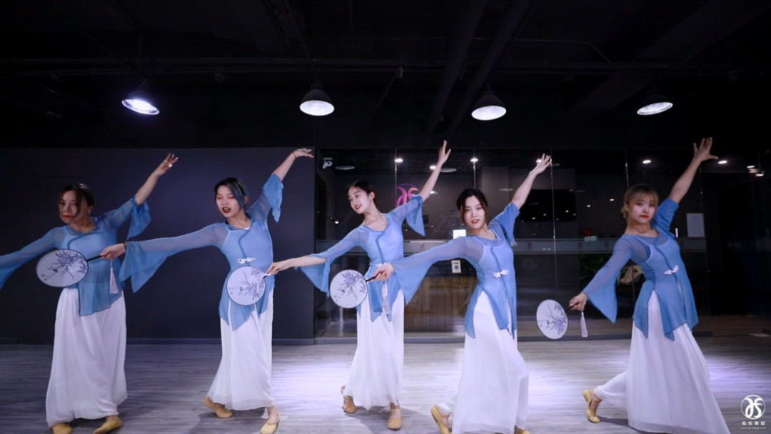 2020年简单易学古风舞蹈-古典舞 抖音神曲笑纳-完整版串烧