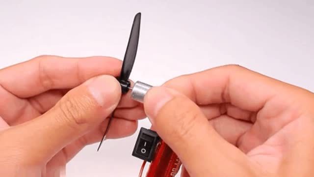 牛人创意发明,自制小风扇,启动瞬间不得不服!