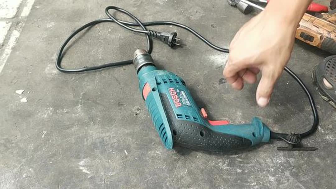 工具哥维修台博世手电钻,网友们帮忙看看这个是真的还是假的博世