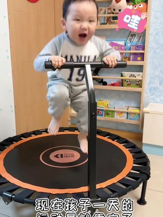 蹦床要买无弹簧的,这种尺寸放家里完全不用担心闲置,没事蹦一会