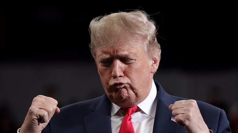 扎心!特朗普丑闻曝光后,美国人:他像个不是特别聪明的黑帮头目