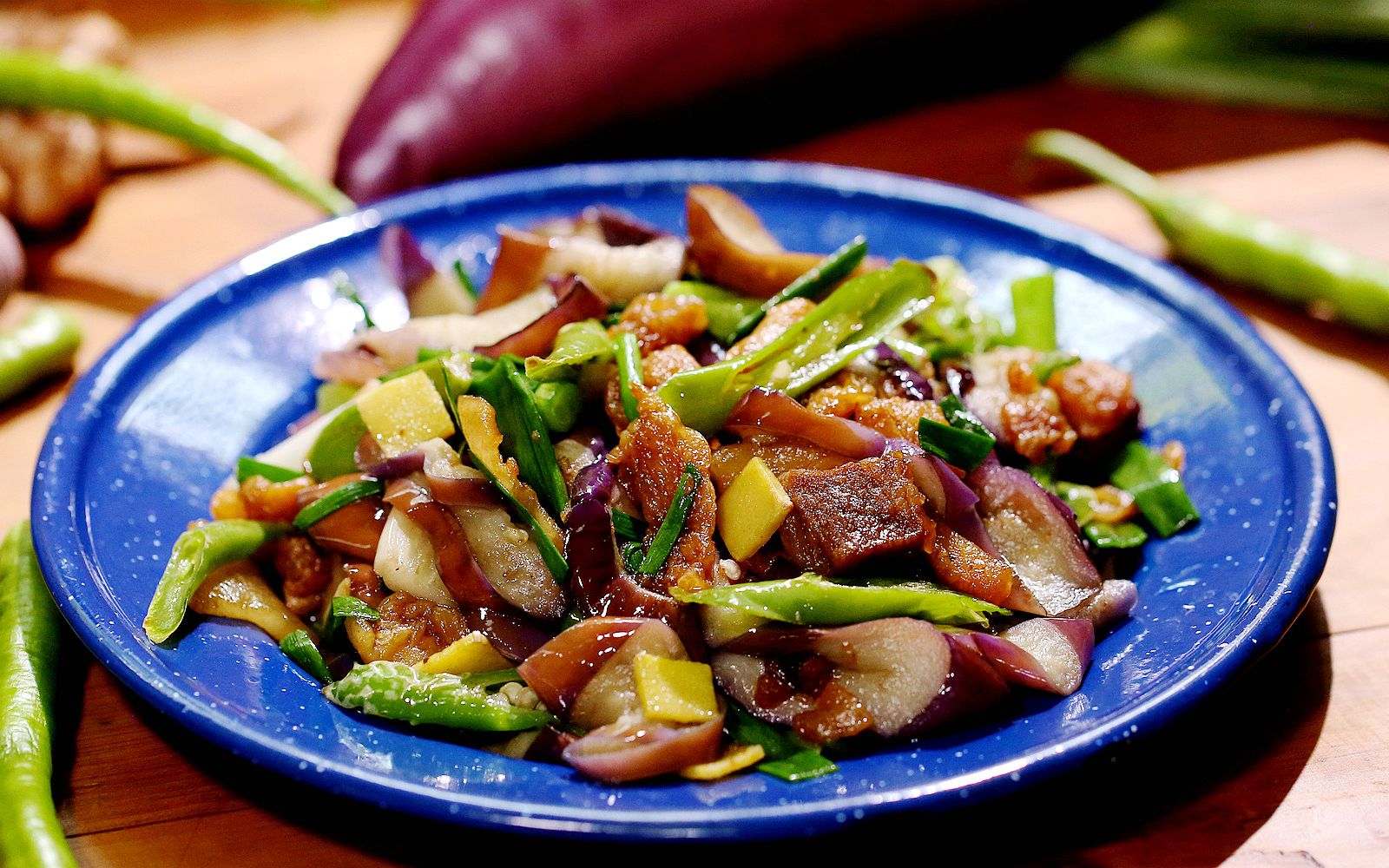 【火筵家常 干煸茄子】火哥的菜干煸茄子这样做,富含营养味美独到