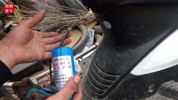 师傅65元钱网购了一个电动车提速电容,效果怎么样呢?真的有用吗