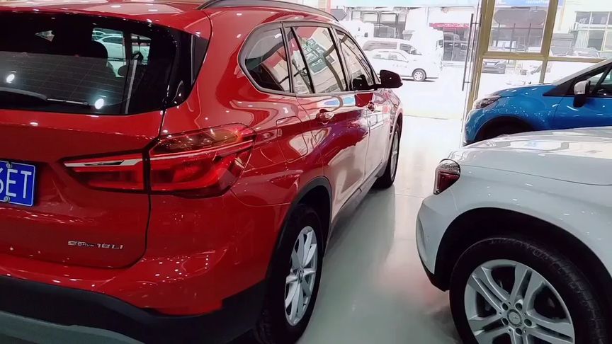 宝马车门凹陷 不做钣金和油漆就可以修复 看看我们是怎么做的