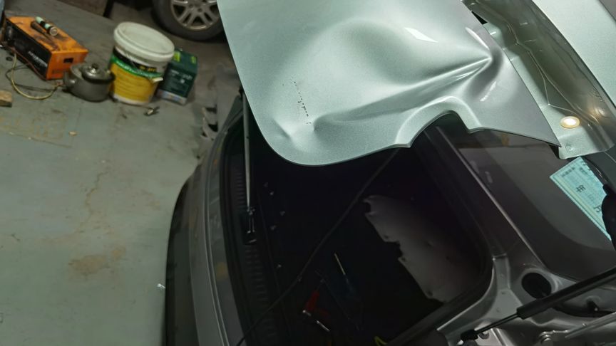 小鹏P7凹陷无痕修复中