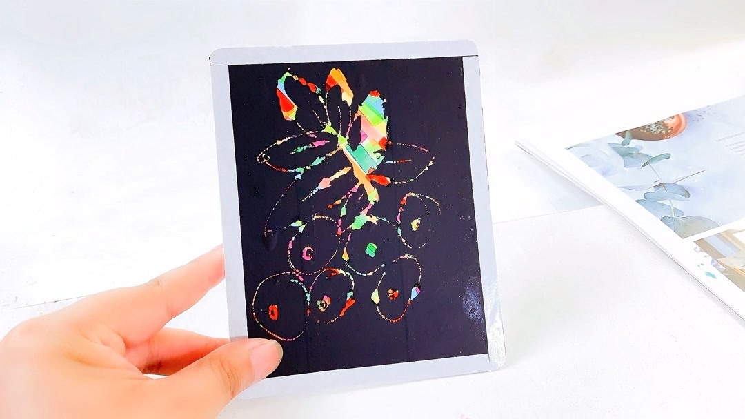 自己做彩色刮画卡的方法,能刮出好看的图案,简单有趣