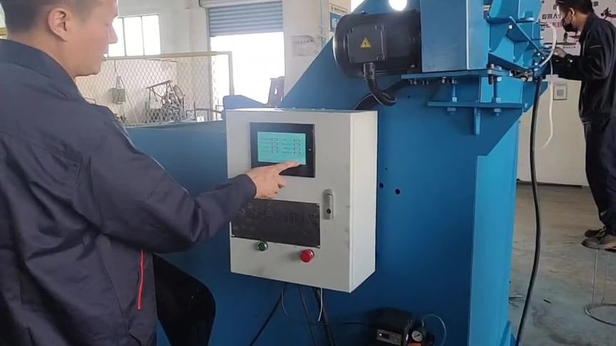 #翻斗机 #翻斗机厂家 #非标定制设备 #提升机 #自动上料机