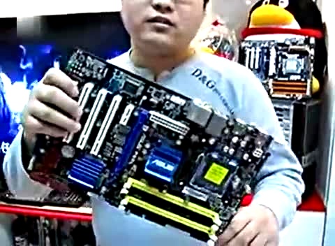 华硕599元P43主板到货