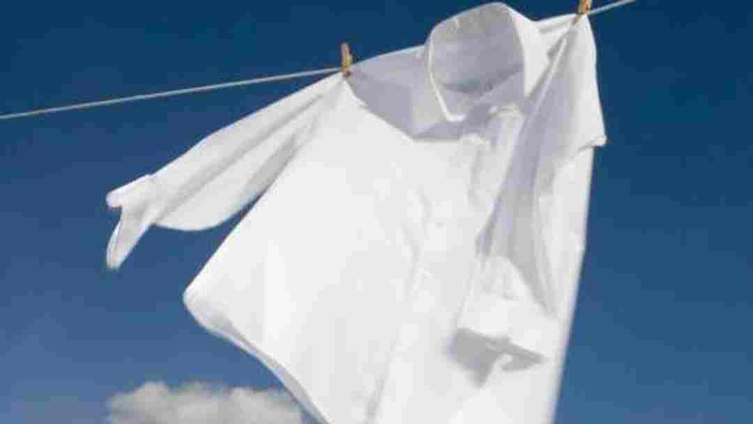 衣服上滴满了辣椒油,学会这个小窍门,不用搓不用洗,轻松去除