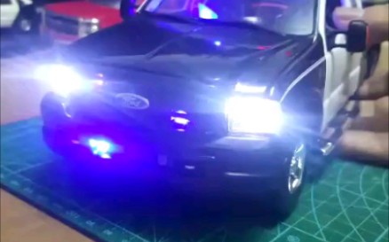 1/18美国福特警车模型声光改装