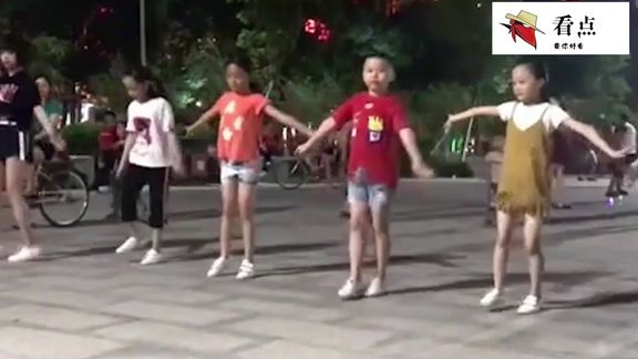 6个小孩子跳鬼步舞《妹妹不哭》这样的舞蹈你打几分