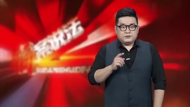 小情侣吵架,男子竟爬到15楼窗外要轻生,民警现场进行疏导