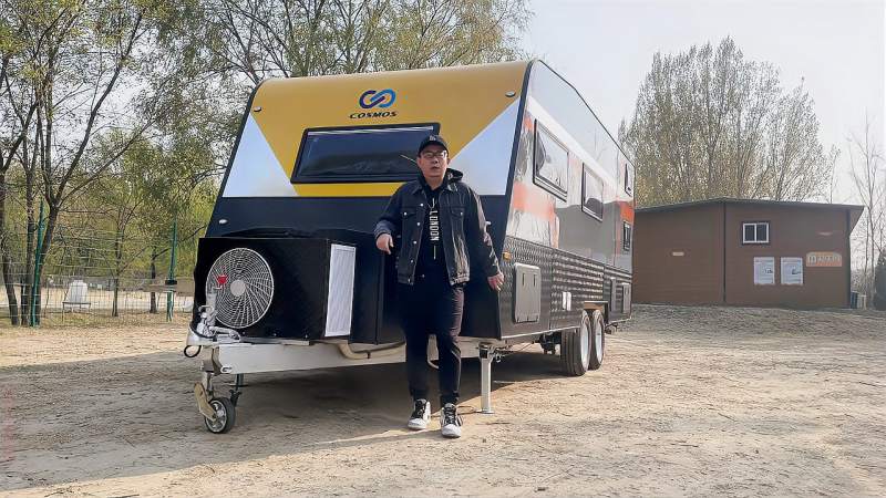 这款拖挂房车优势明显,空间舒适、睡的人多、价格还便宜