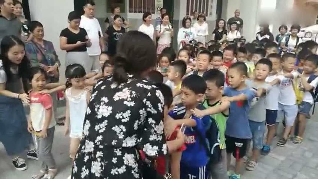 一年级学生开学第一课 队列训练