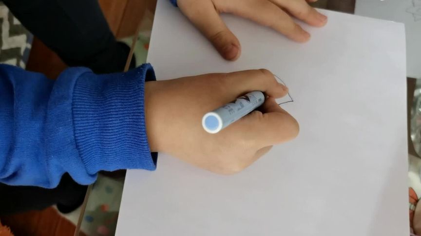 #爱画画的孩子 #抖音小助手