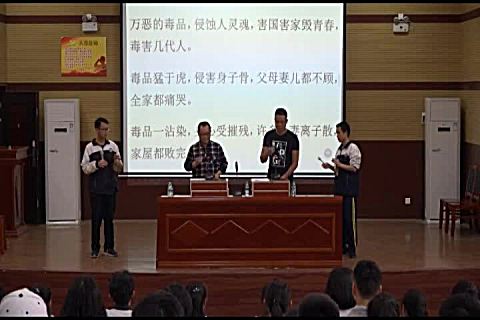 [湘西]龙山:三棒鼓天王进校宣传禁毒知识 校领导同台飞歌