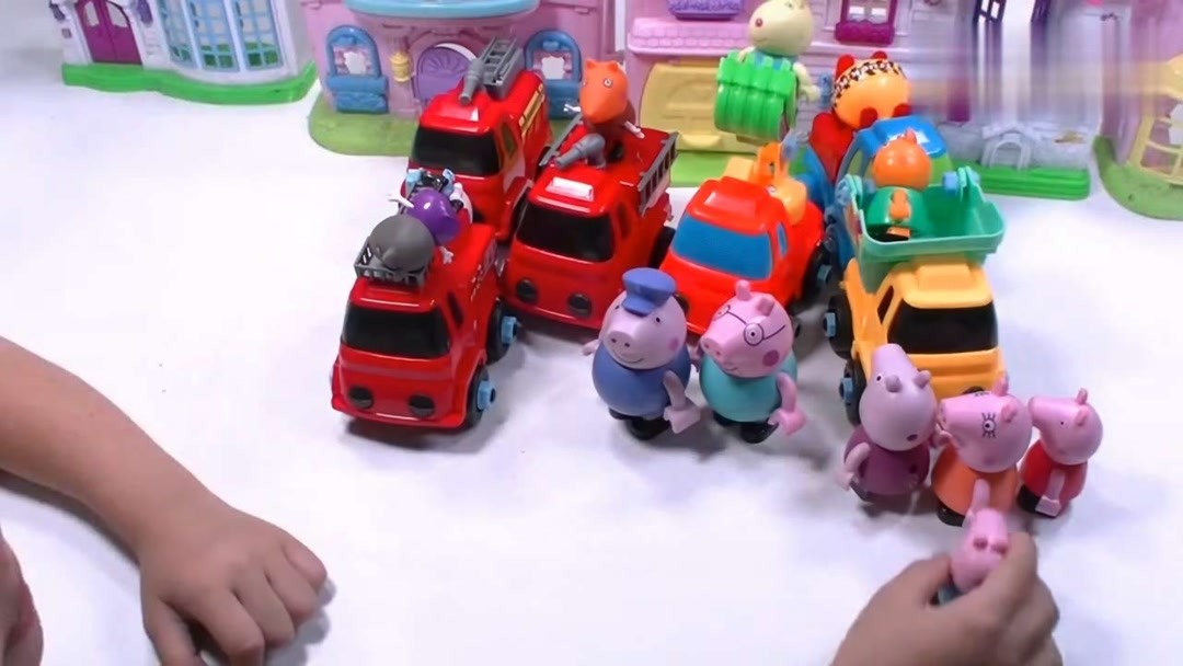 儿童游戏大家一起玩捉迷藏的游戏