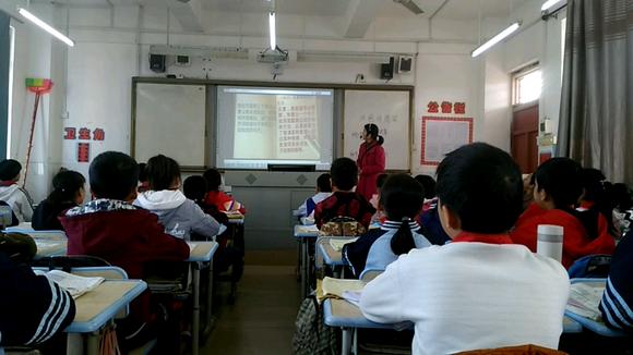 优秀教师在课堂教学中把“排比”和“反复”的写法区分得很清楚