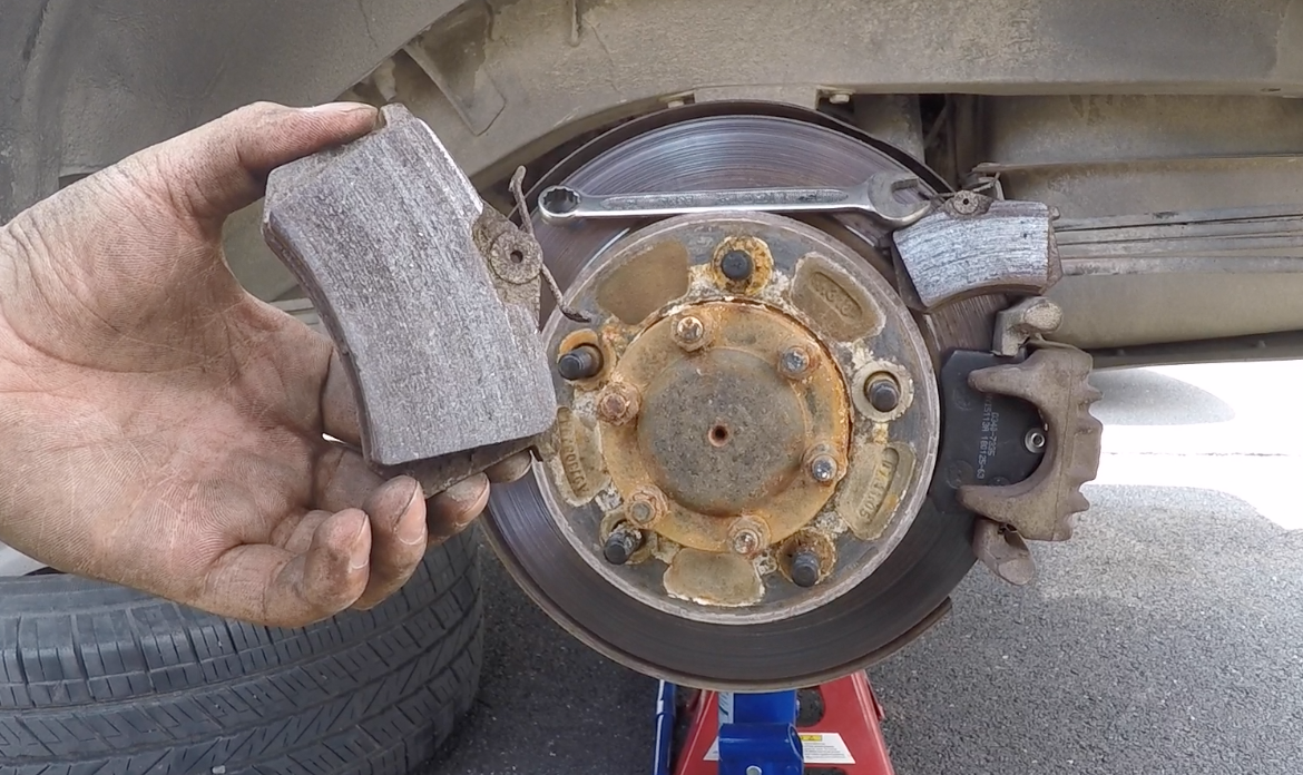 自己动手换刹车片 避免刹车噪音