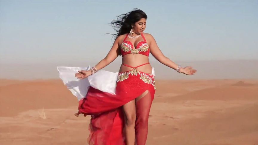 肚皮舞娘火辣身材舞姿优美动人