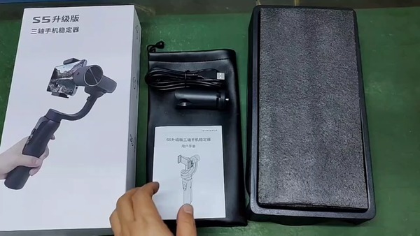 视频拍摄作者的入门工具--手机云台