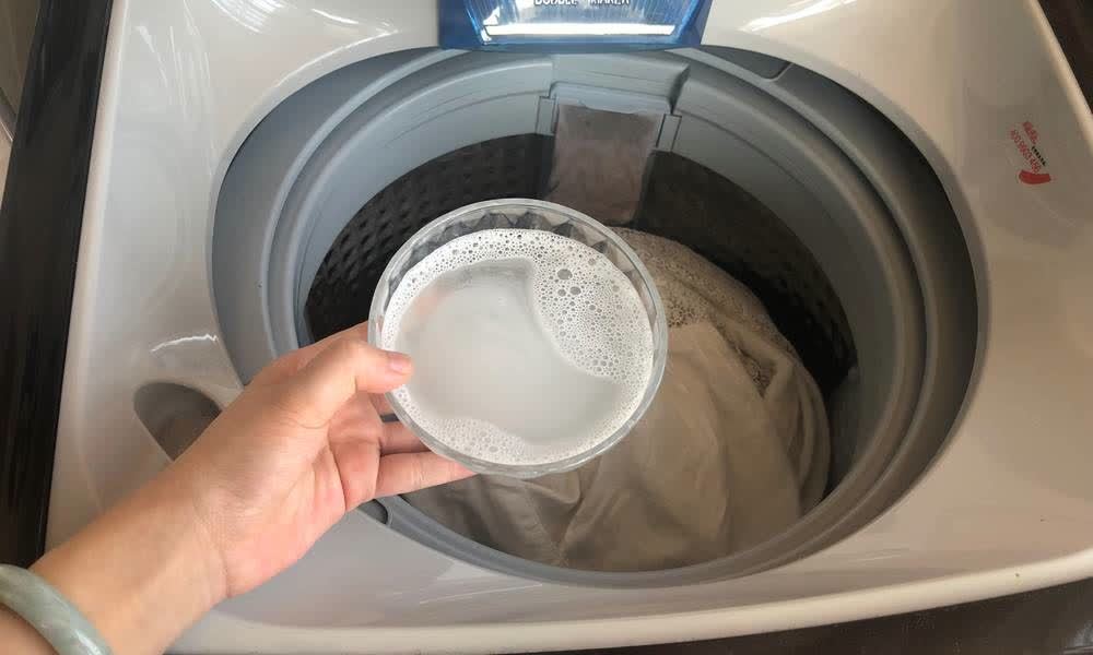 洗衣机里倒一碗它,洗衣服太棒了,多脏多旧衣服都能洗得干干净净