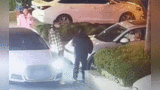 【上海】男子倒不进车辱骂旁车女司机 拒绝道歉加速倒车险些撞到人
