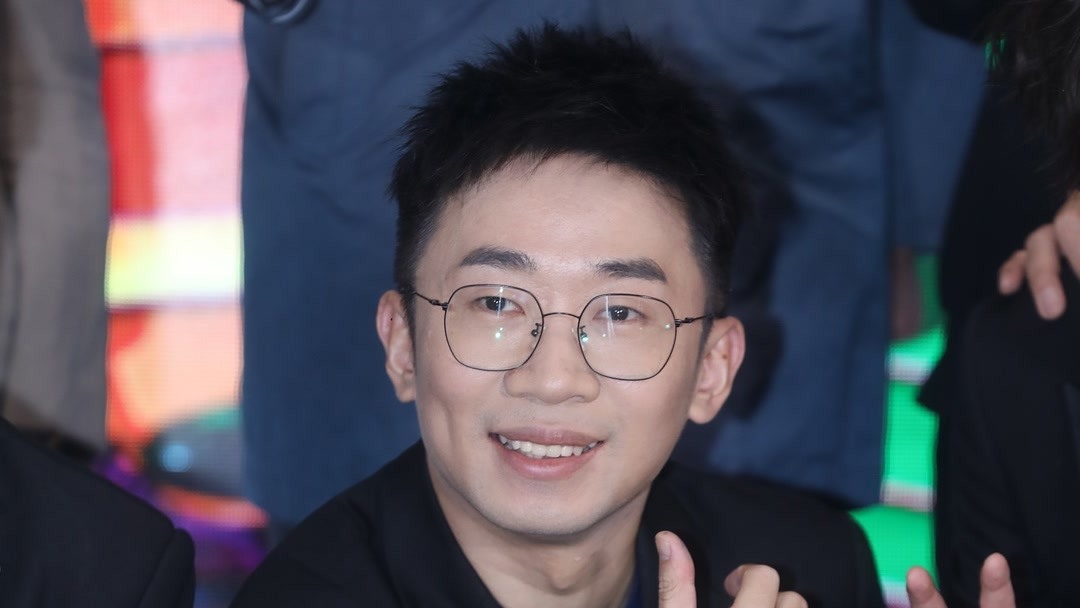 杨迪再发长文回应:模仿秀这件事我没认为不妥