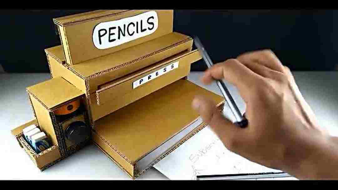 DIY手工—纸板万能书桌 教程分解