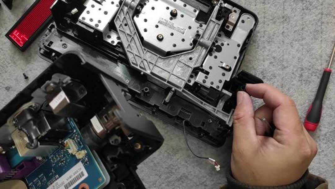 笔记本加扩展坞秒变台式机,工作效率倍增,拆开看看里面有什么