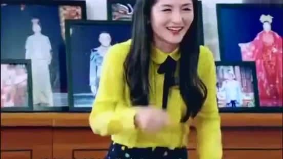 谢娜搞笑模仿秀开始-全场膜拜这神一般的女子