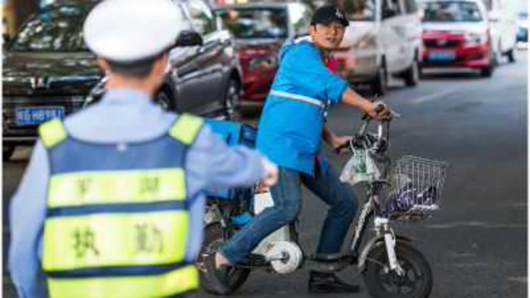 电动车不能再随便骑?交警提醒:不会心慈手软,发现一个罚一个!