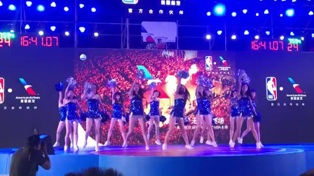 这几个美女啦啦队火了!这段舞蹈