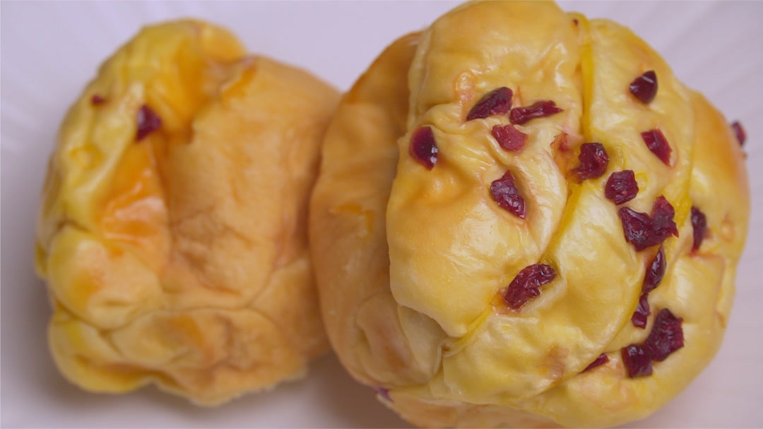 1碗面粉,3个鸡蛋,教你在家做面包,不用烤箱,比外面买的还好吃