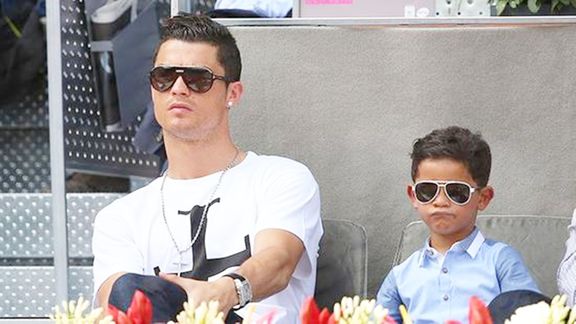 C罗专访:记者问 你希望儿子成为职业球员吗?C罗的回答直言不讳