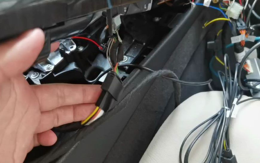 智联行 宝马cic 最简单安装款无线carplay模块指引