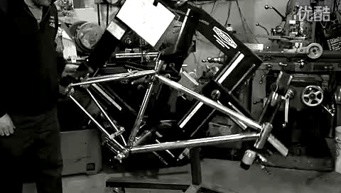 牛人自制自行车钢架过程