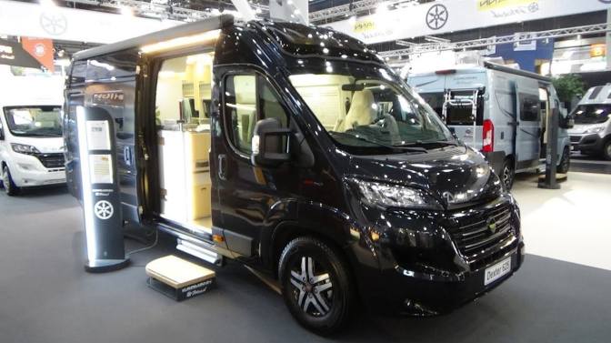 顶级房车全方位展示,带厨房和卫生间,还有大床!