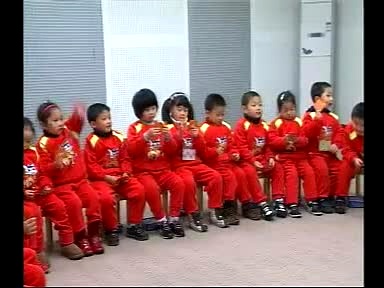 幼儿园中班数学公开课《有趣的梯形》优质示范课