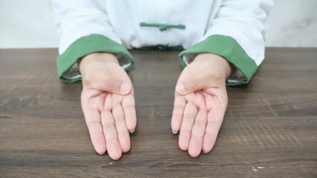 1个手部操记得牢,健康追着身体跑!每天3分钟,疏通经络宁心安神