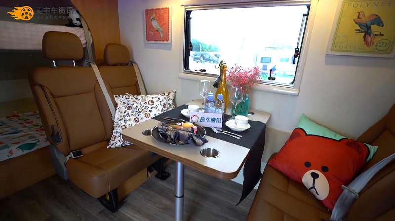 这款皮卡房车采用大通T60底盘,售价35.8万元,让生活更有激情