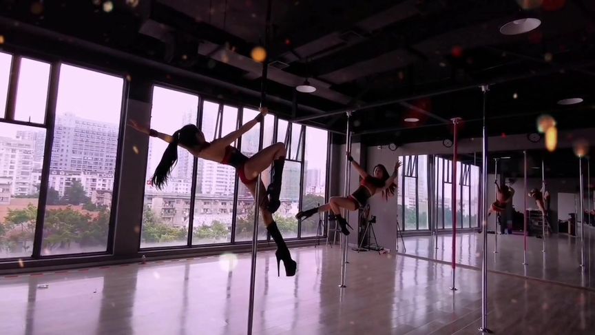 #舞蹈课堂随拍 #钢管舞 #钢管技巧 #零基础学舞蹈