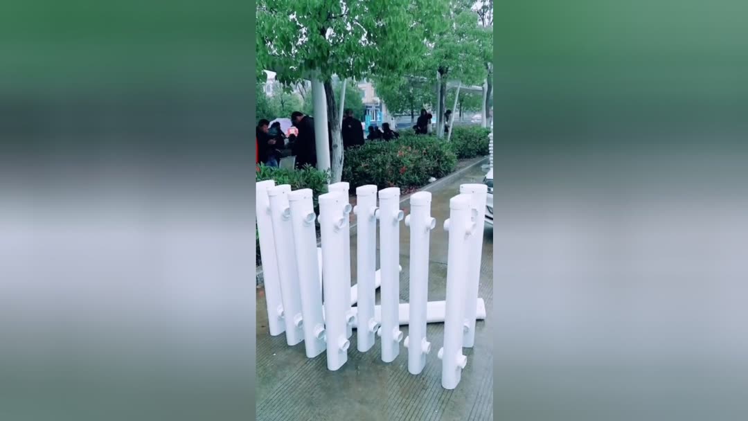 都是来考科目一的万达驾校点半开始考试都在手机上做题呢一把过