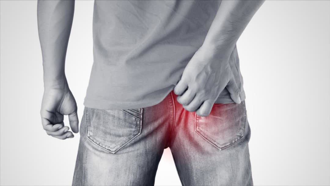 十人九痔,不得不防!提醒:引发痔疮的这2个因素,早了解少受罪