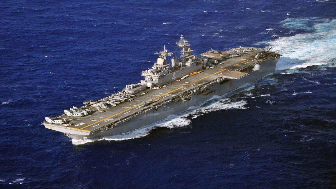 中国同时建造两艘075两栖攻击舰 排水量3.1万吨