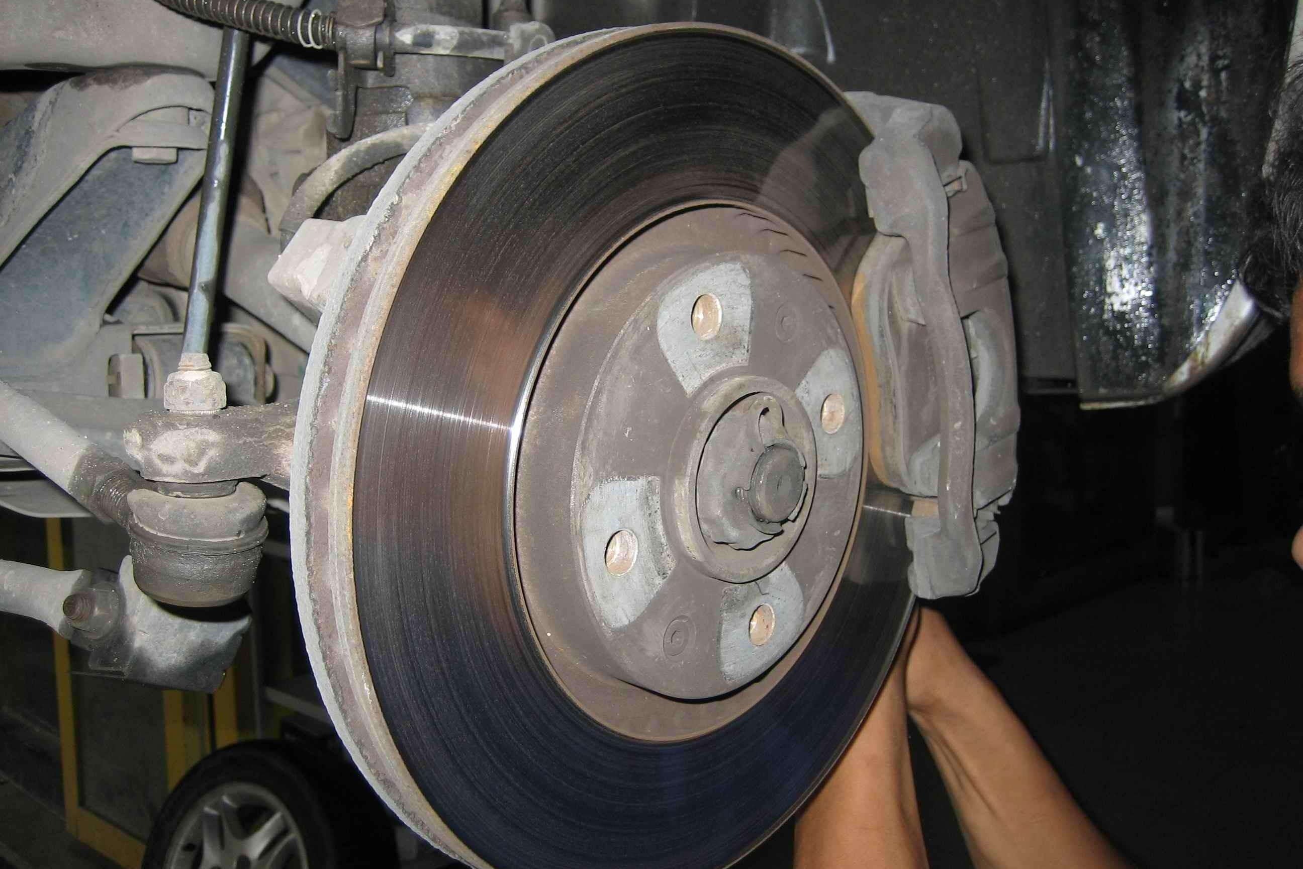 刹车片到底多久换一次?很多老司机都不清楚,搞清楚不吃亏