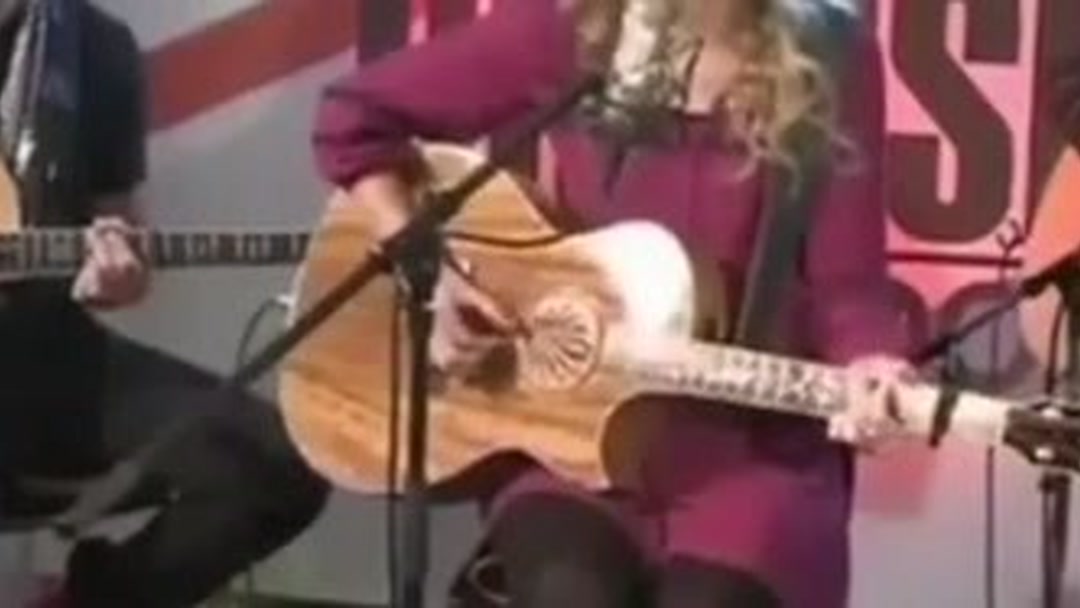 TaylorSwift翻唱的最好听的一首歌, 青涩的霉霉真是美哭了!