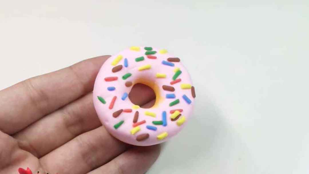 创意美术手工粘土:甜甜圈