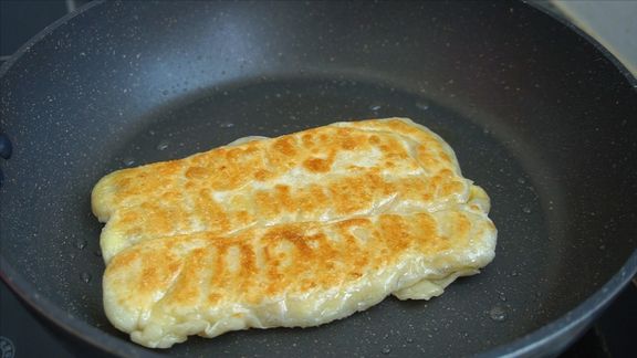 香蕉这样做太好吃了,加上面粉,简单一做,外酥里软馅香甜