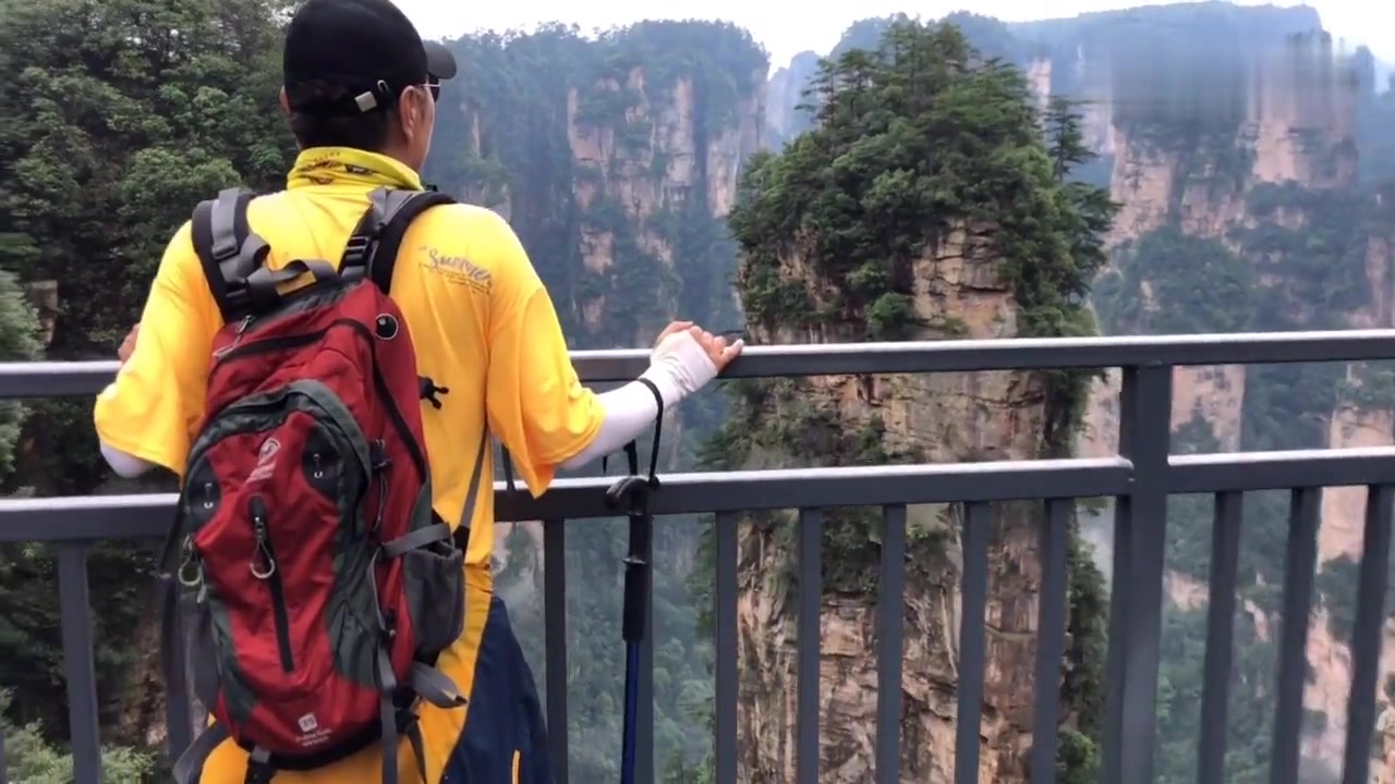 张家界森林公园门票238元可以玩四天,就是每天坐缆车140元有点贵